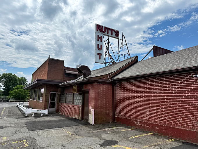 Rutt's Hut: where that famous sign has been calling hot dog pilgrims for generations.