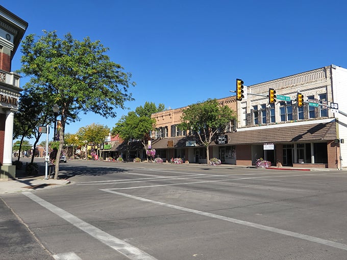 The dinosaurs may be extinct in Vernal, but affordable dining options are thriving like never before.