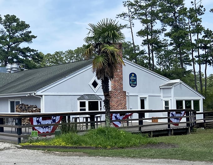 Those patriotic bunting decorations say "America" louder than a Fourth of July fireworks finale.