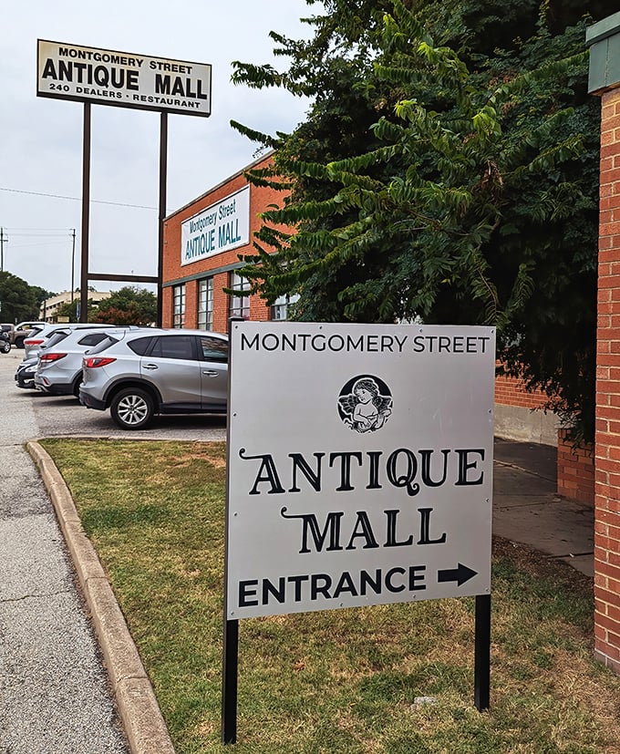 Multiple signs point the way to antique heaven – follow them to discover over 200 dealers under one roof.