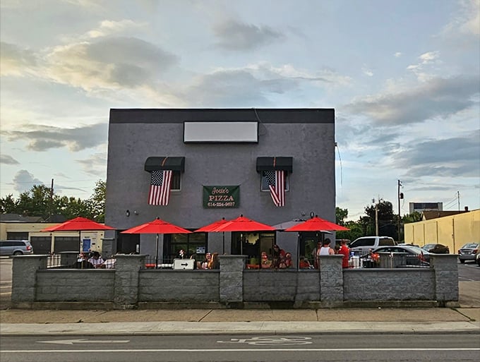 Gray exterior, golden interior - sometimes the best pizza hides behind the most modest facades.