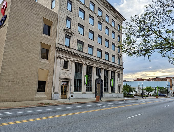 That courthouse area has enough architectural eye candy to give modern glass-box buildings a serious inferiority complex.