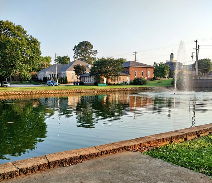 Big Spring Memorial Park offers that perfect blend of serenity and scenery – nature's version of comfort food for the soul.