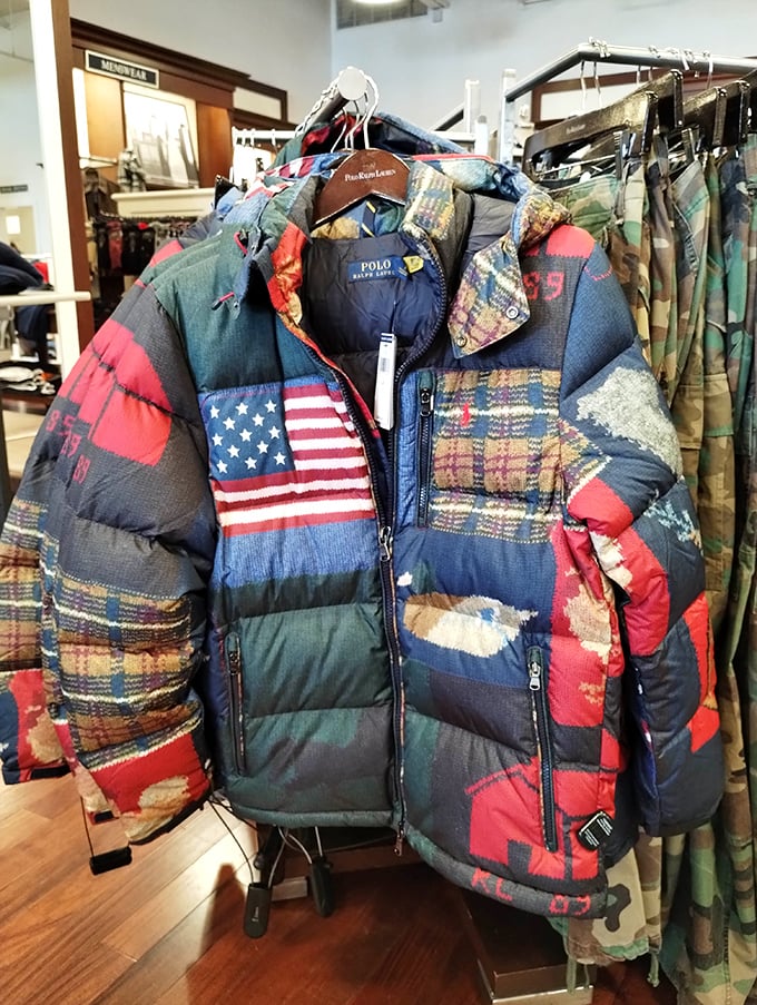 This patchwork Polo Ralph Lauren puffer jacket showcases American flag styling. Patriotism never looked so cozy—or so discounted!