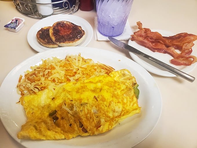 This omelet and those crispy hash browns are having the breakfast equivalent of a perfect first date. Some relationships are just meant to be.