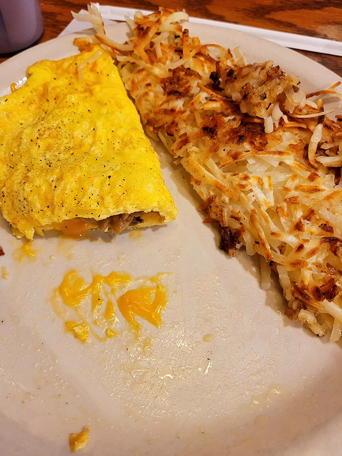 The perfect omelet-hash brown partnership – like Batman and Robin if they focused on breakfast instead of fighting crime.
