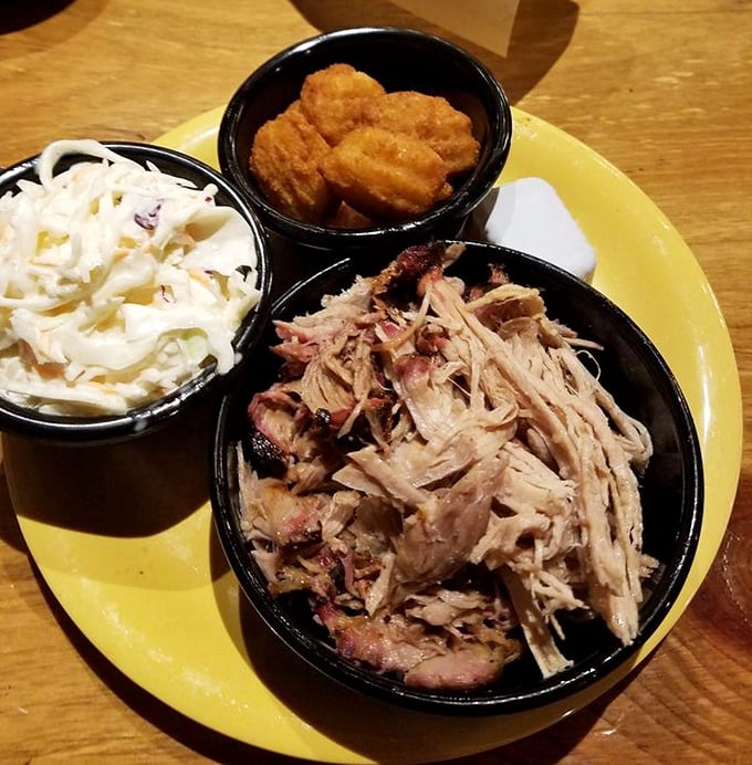 Coleslaw, mac and cheese, and pulled pork – the holy trinity of Southern comfort presented with Pennsylvania Dutch precision.