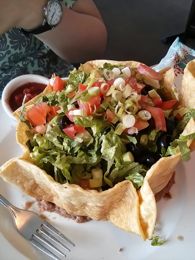 A fiesta in edible form! This taco salad brings fresh crunch and zesty flavors in a crispy shell – proving healthy can still be indulgent.