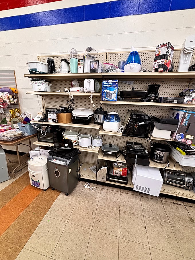Kitchen appliance heaven! From bread makers purchased with good intentions to coffee makers that brewed thousands of morning pick-me-ups.