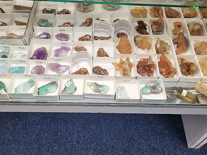 Nature's jewelry box on display—because sometimes the best souvenirs aren't mass-produced but formed over thousands of years beneath the earth.