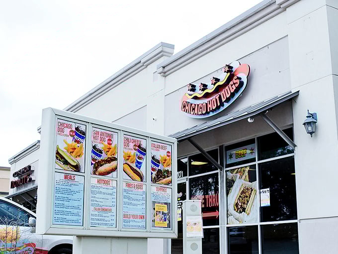 Chicago Hot Dogs brings a taste of the Windy City to San Antonio with authentic toppings and that signature snap.