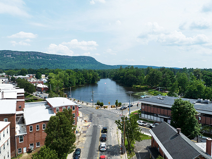 Valley views and mountain majesty surround this affordable haven – nature's penthouse with ground-floor prices.
