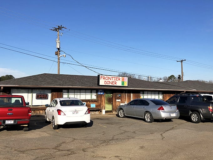 Classic American diner architecture that screams "we've been perfecting pancakes since your parents were dating" – and they have.