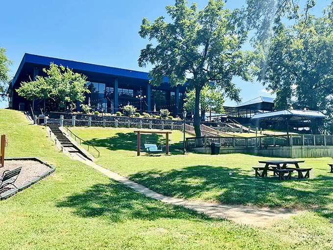 Kingfish offers dining with a view – a modern riverside retreat where fresh seafood meets Kentucky's natural beauty.