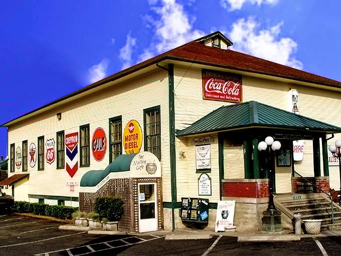 Gas station memorabilia adorns this former schoolhouse, now home to cinnamon rolls bigger than your head.