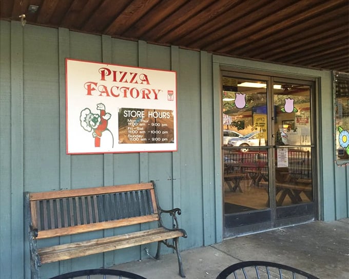 Pizza Factory's rustic charm fits perfectly in Three Rivers, where mountain appetites meet comfort food satisfaction.