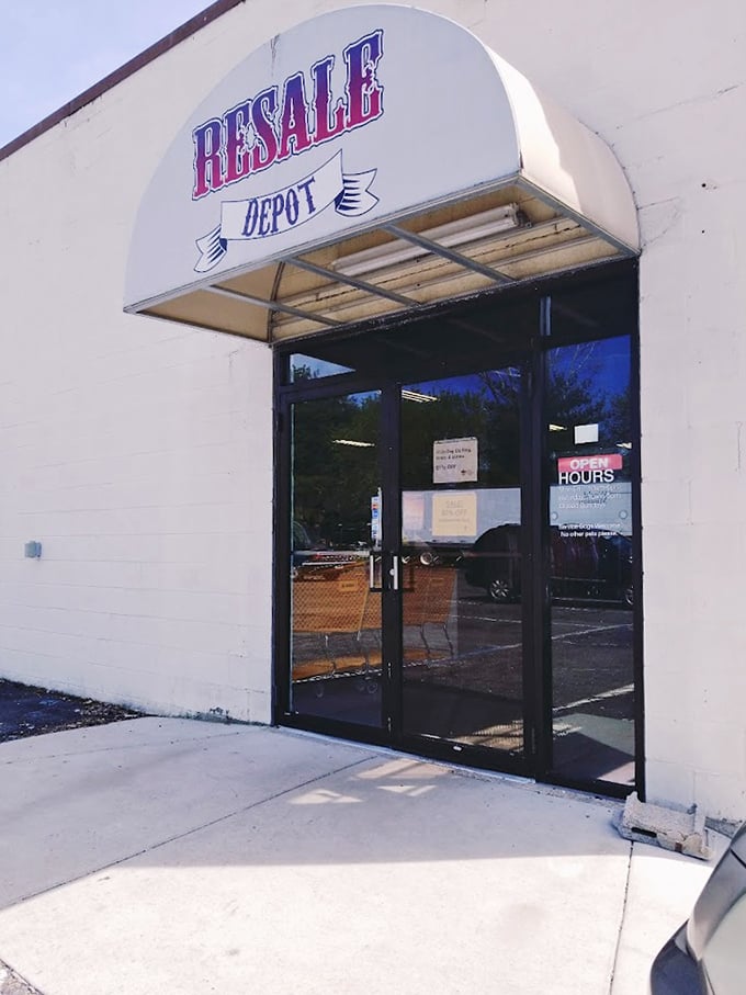 Resale Depot's classic signage and solid building tell you this Jackson institution means serious business about bargains. 