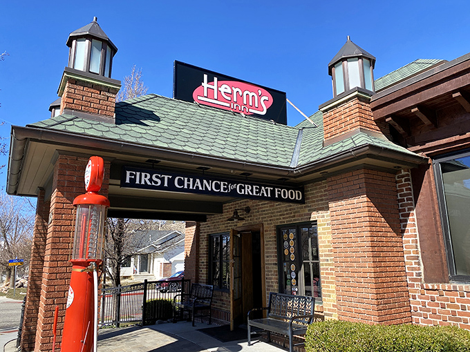 This Logan landmark combines old-world charm with new-world appetite satisfaction, creating breakfast magic since way back when.