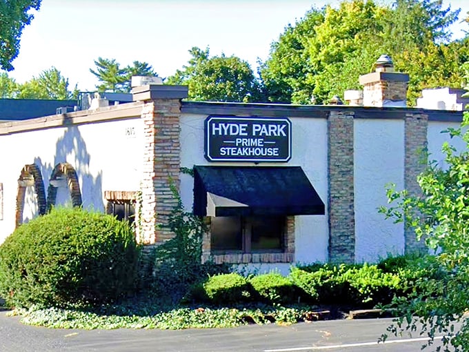 Upscale elegance meets Ohio hospitality in this sophisticated temple to perfectly prepared beef.