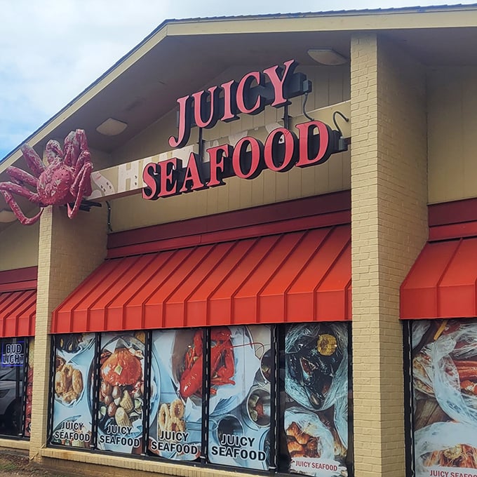 Juicy Seafood (signage): "Bold name, bolder flavors. Those window displays of seafood dishes are like a delicious preview of the messy, wonderful feast to come."