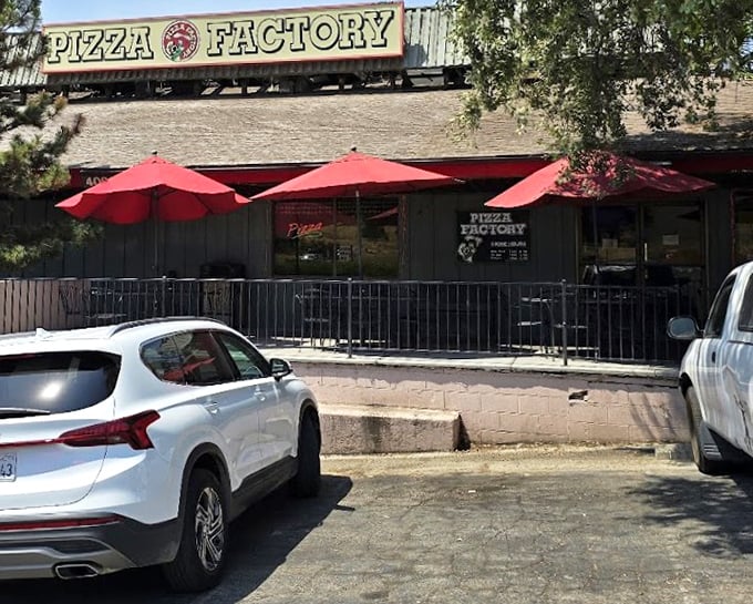 That weathered exterior and red umbrellas create the perfect pit stop for Sequoia National Park adventurers.