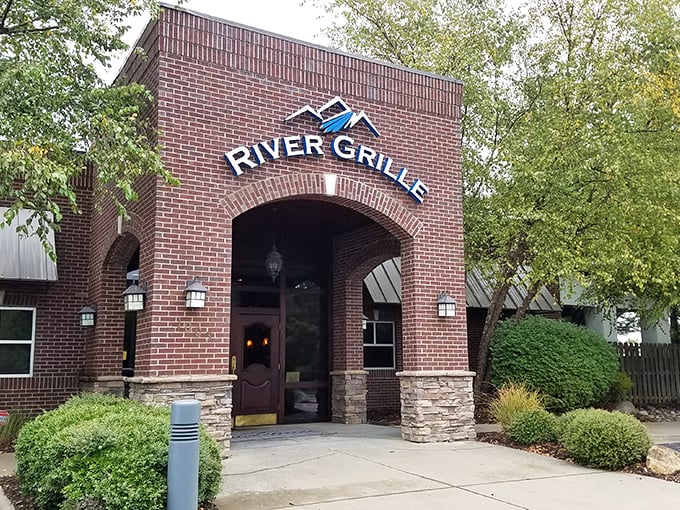Those striking arches provide more than structure – they spotlight Arkansas dining at its absolute finest.