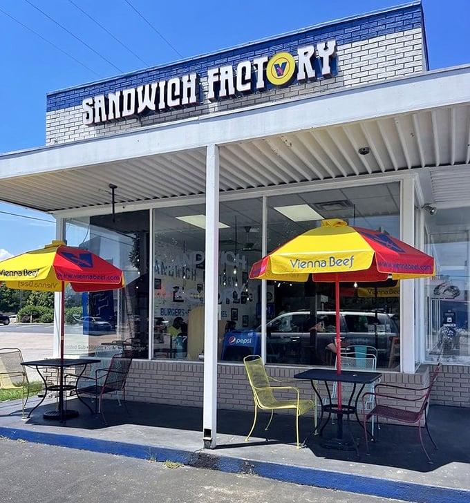Those Vienna Beef umbrellas aren't just for show – they're a colorful promise of delicious things between bread.