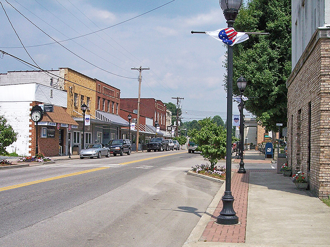 The classic American main street of Summersville offers visual delights and culinary bargains in equal measure.