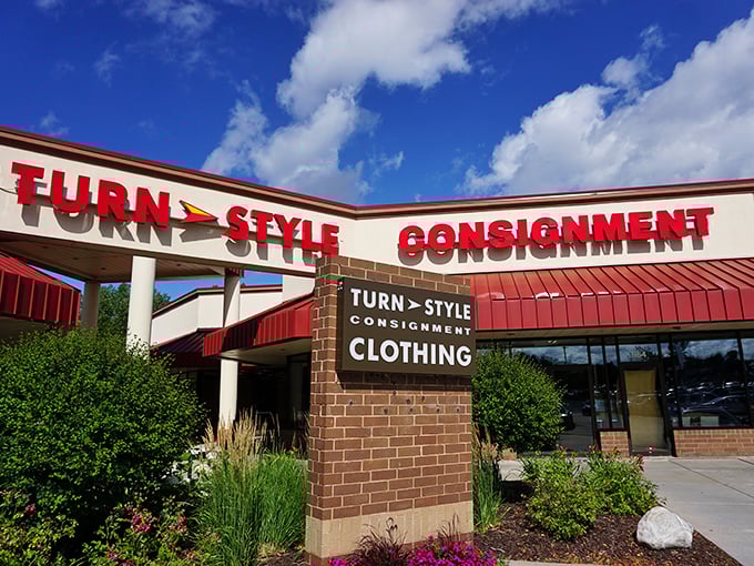 Sunshine highlights Turn Style's inviting entrance – where consignment shopping gets the red carpet treatment!