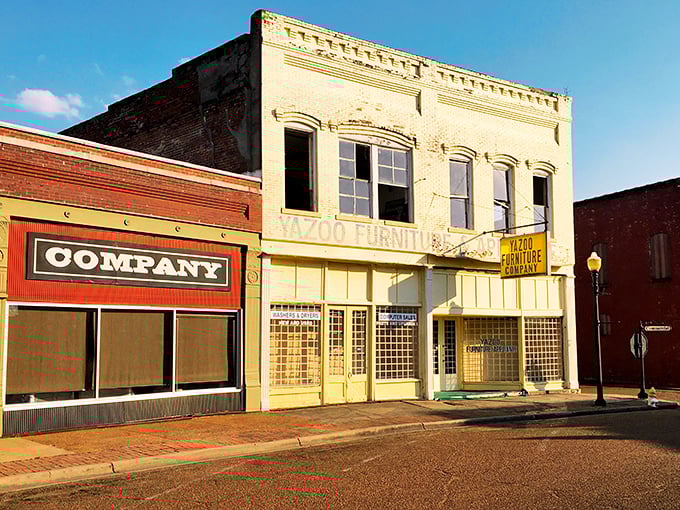 Yazoo City's buildings stand as a historical landmark. The prices at nearby eateries are equally remarkable – for much happier reasons!