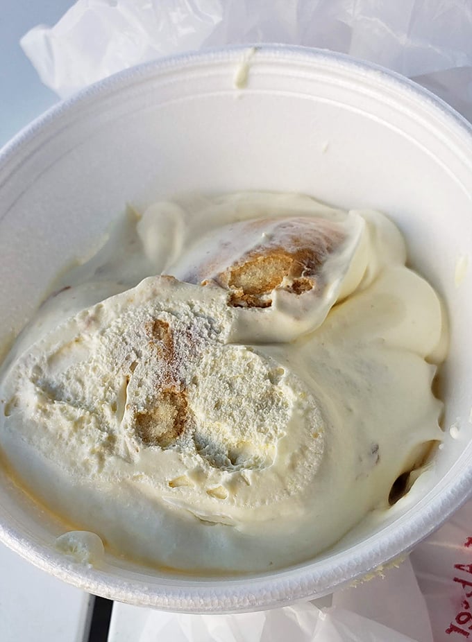 Banana pudding that doesn't need fancy presentation – just honest-to-goodness creamy goodness that grandmothers everywhere would approve of.