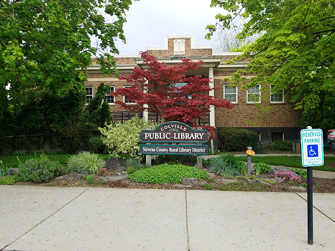 The Colville Public Library – where retirement reading lists come to life without membership fees or overdue financial worries.
