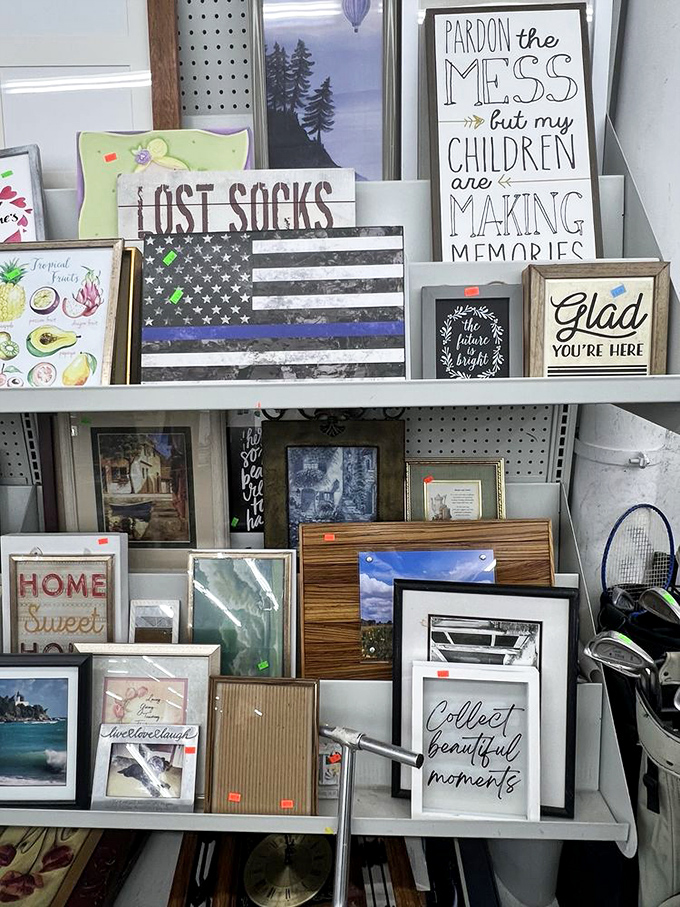 Home décor signs that speak the universal language of slightly sassy domesticity. "Lost Socks" has never been more elegantly commemorated.