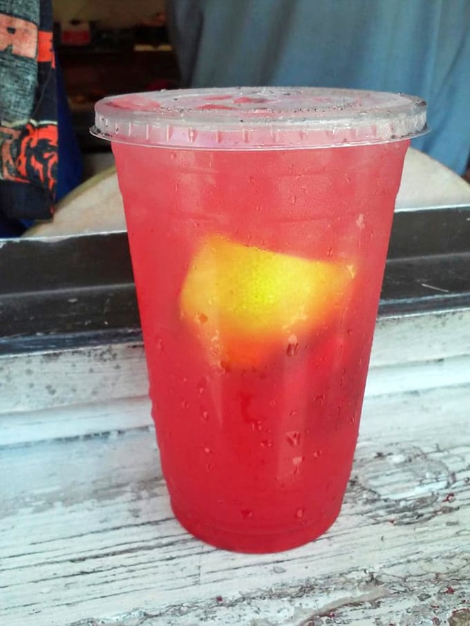 That strawberry lemonade isn't just a drink—it's Florida sunshine in a cup, the perfect cooling counterpoint to the savory Chicago classics.