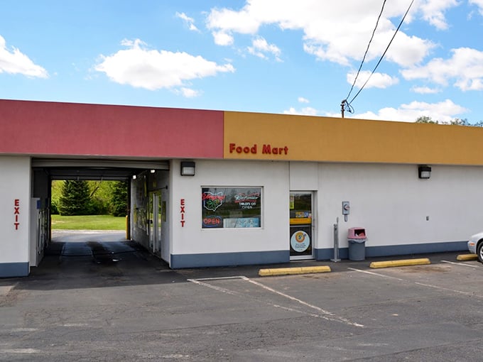 Tabler's Drive Thru keeps things simple – good food, quick service, no fancy nonsense required.