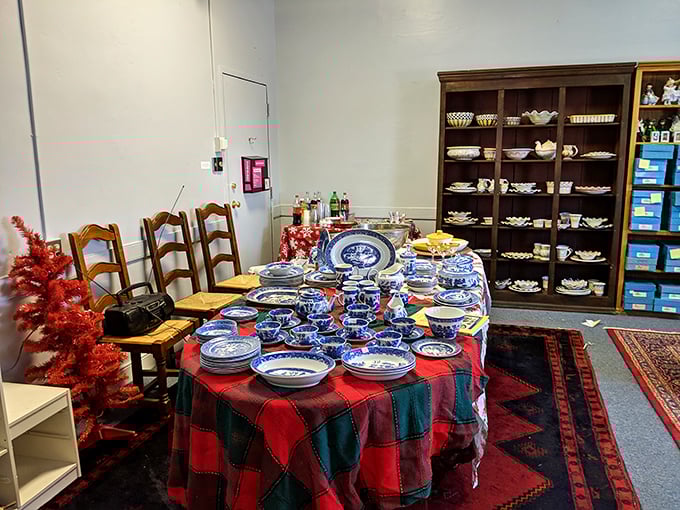 Blue willow patterns and plaid tablecloths create an instant nostalgia trip. Your grandmother would approve of this dishware collection.