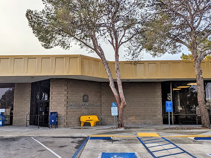 Even the post office has that distinctive desert architecture – practical, unpretentious, and ready to ship your "Wish you were here" postcards to envious friends.