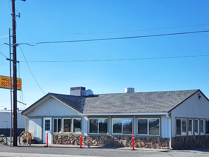 Wagon Wheel Café serves up comfort food in a setting that makes you wonder if John Wayne might walk in and order the breakfast special.