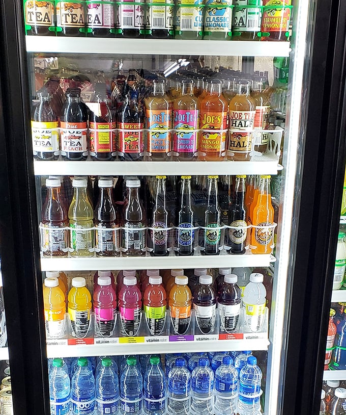 The beverage case offers the perfect sandwich sidekick – from nostalgic glass-bottled sodas to modern energy drinks for the post-lunch productivity boost.