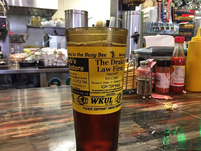 Even their sweet tea comes with a side of community spirit, served in cups that showcase local businesses—Southern hospitality in liquid form.