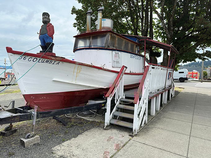 The "SS Columbia" may be permanently docked, but it's serving up ocean treasures that would make Neptune himself stand in line.