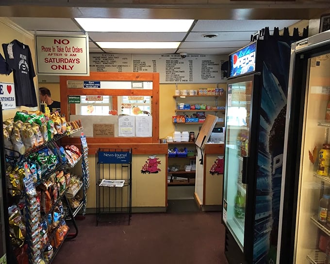 The ordering counter – where dreams are placed and fulfilled with remarkable efficiency. No fancy POS systems needed when you know your craft.