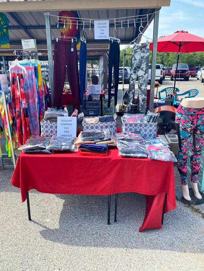 Fashion finds without fashion prices! These leggings will take you from yoga class to grocery shopping without breaking the bank.