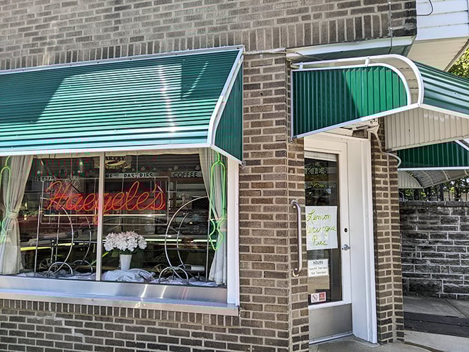 The corner bakery that every neighborhood dreams of having—where quality never goes out of style.