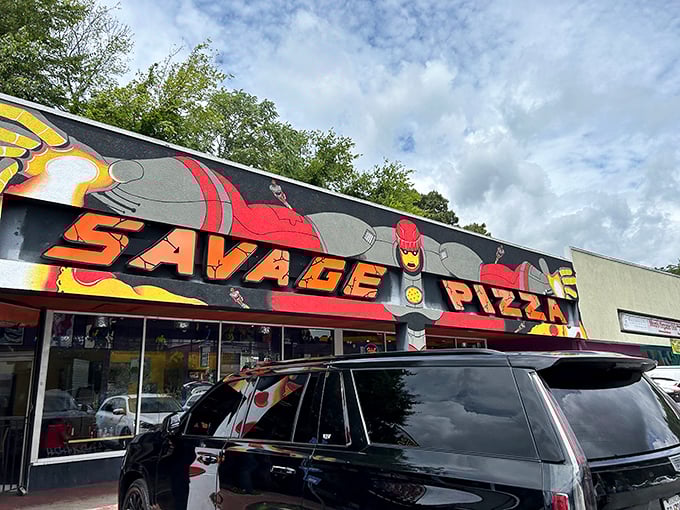 That eye-catching mural promises pizza as creative and vibrant as the neighborhood it calls home. 