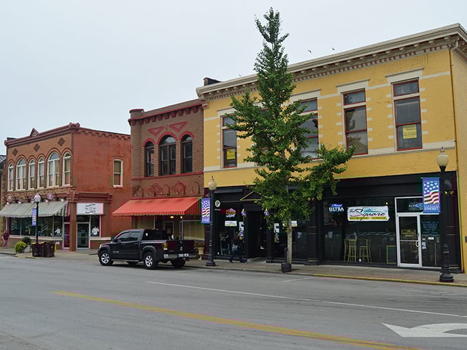 Tree-lined streets and classic architecture create the perfect backdrop for affordable shopping and dining experiences throughout town.