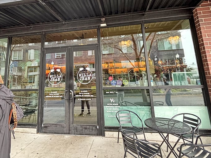 Urban chic with Southern soul—this contemporary space elevates breakfast classics with the respect they've always deserved.