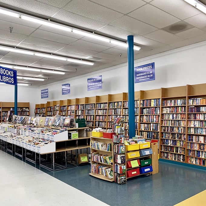A bibliophile's dream with bilingual signage. More books than my Kindle, and each one comes with that irreplaceable old-book smell.