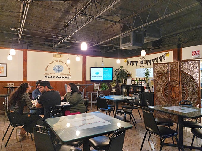 The dining area feels like that friend's house where you always feel welcome, even if you show up unannounced.