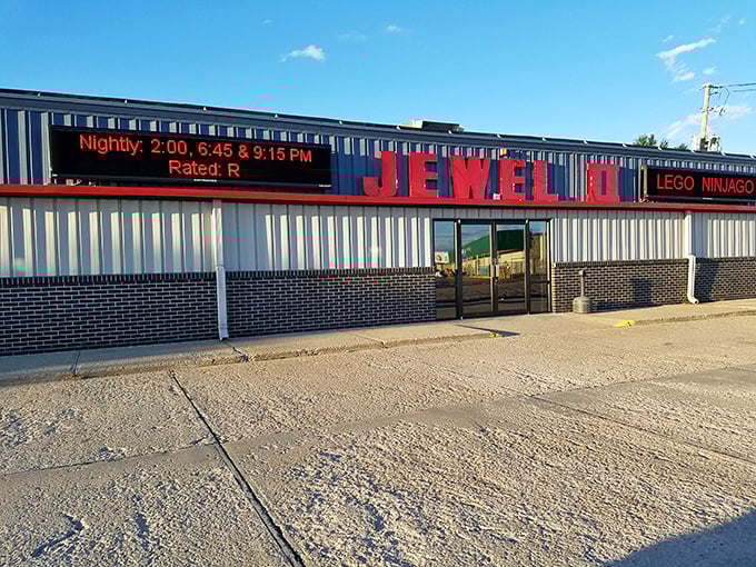 The Jewel II Theatre brings Hollywood to the heartland, proving you don't need big-city prices for silver-screen magic.